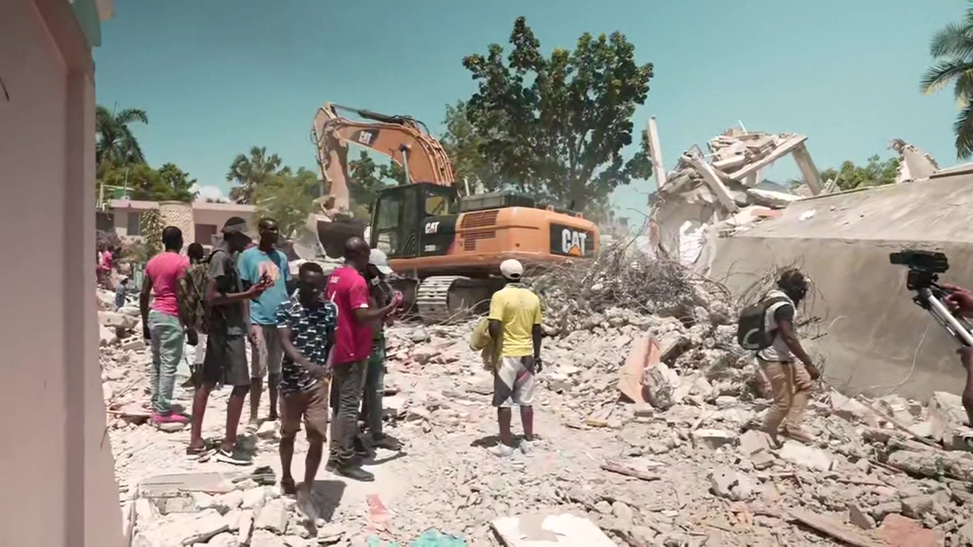 Haiti earthquake death toll rises to 1,419, injured now at 6,000 - WSVN ...