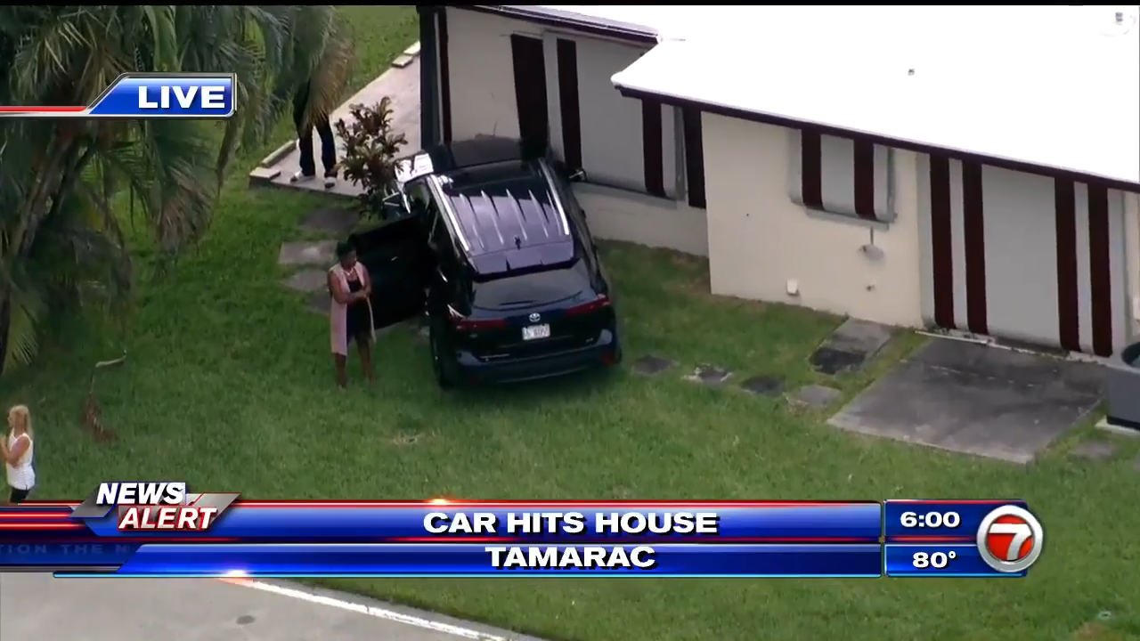 SUV strikes house after jumping curb in Tamarac - WSVN 7News | Miami ...