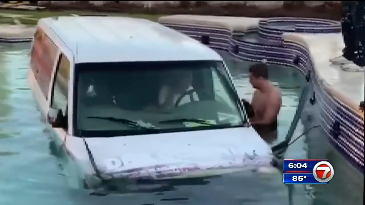 Van crashes into West Miami-Dade home’s swimming pool - WSVN 7News ...