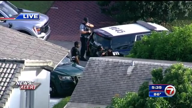 Man barricaded in Tamarac home after police pursuit in Coral Springs ...