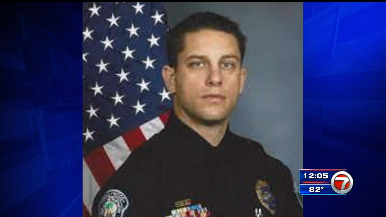 Hollywood Police officer takes his own life outside Broward Mall in ...