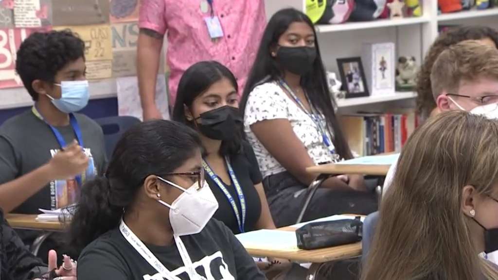 Miami-Dade County Public Schools to allow high school, middle school ...