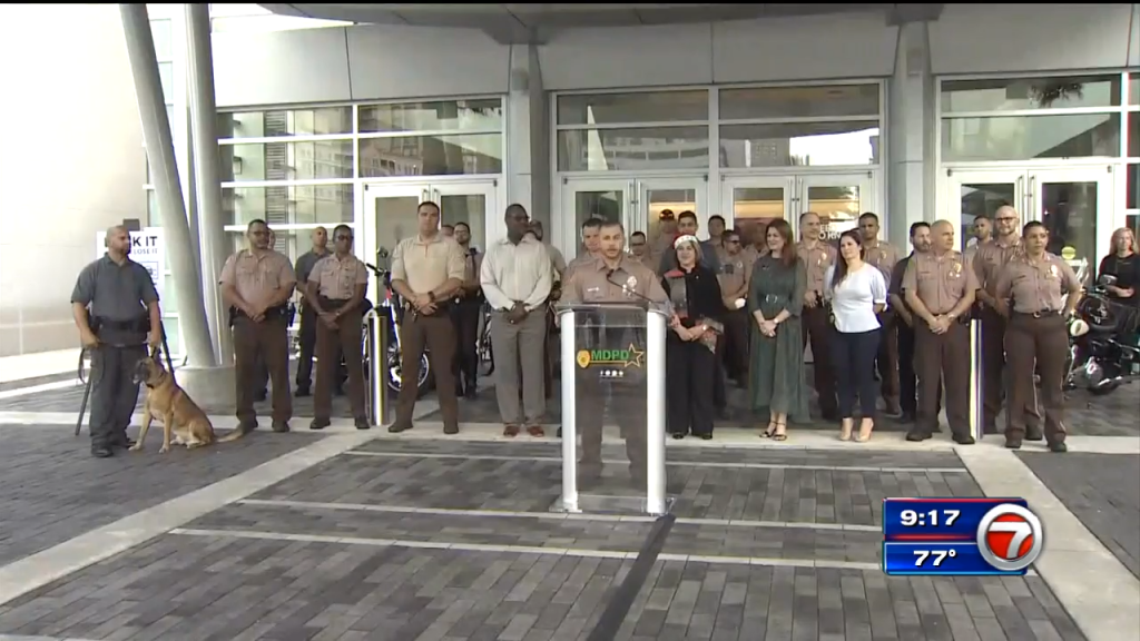 Miami-Dade Police increases patrol in shopping malls, outlets ahead of ...