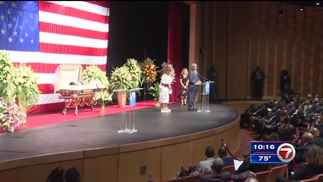 Lawmakers, residents pay tribute to former Rep. Carrie Meek at wake ...