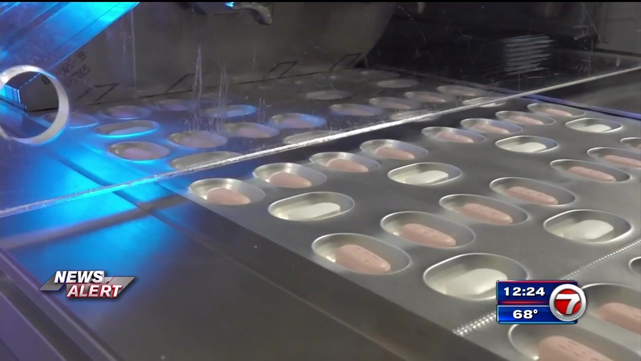 Pfizer pill becomes 1st US-authorized home COVID treatment - WSVN 7News ...