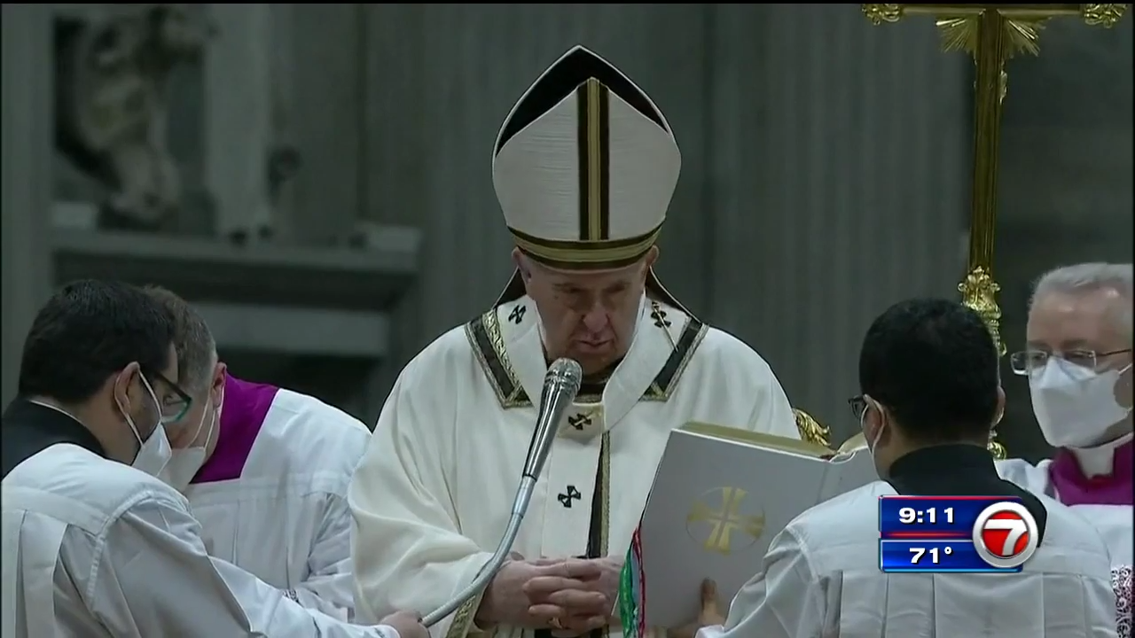 Pope in Canada honors grandparents after Indigenous apology - WSVN ...