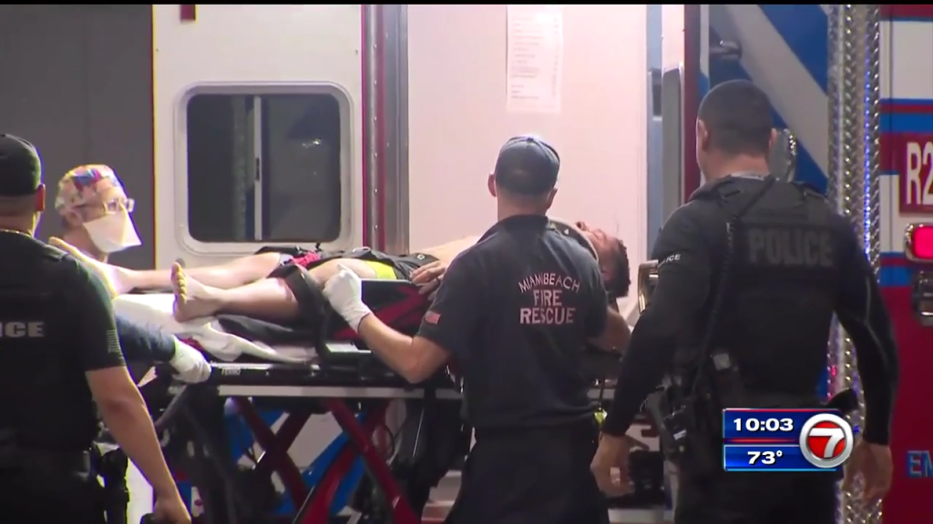 Miami Beach Police officer chasing suspected purse snatcher struck by ... Miami Beach Police officer chasing suspected purse snatcher struck by ...
