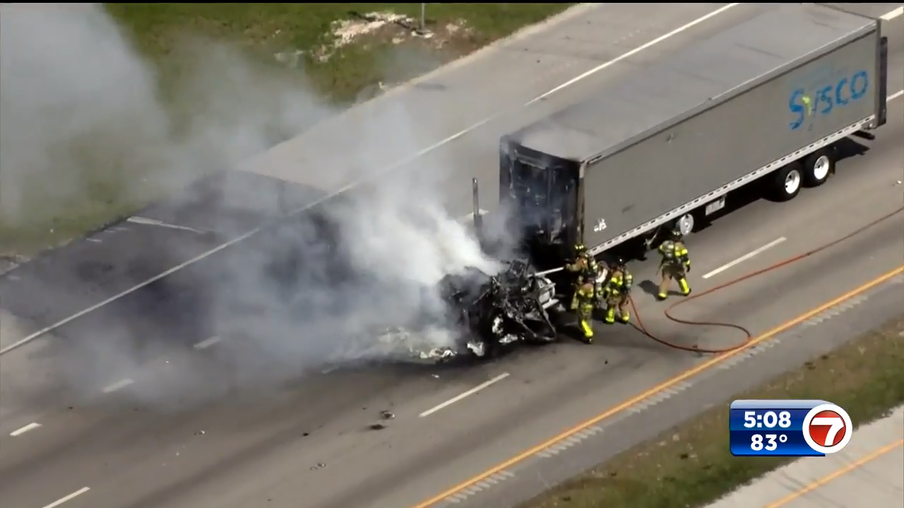 Tractor trailer catches fire in Hialeah Gardens - WSVN 7News | Miami ...
