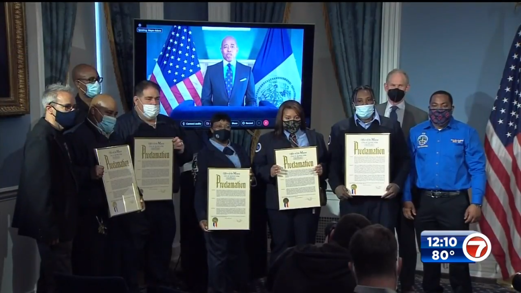 After bullets flew, NYC subway workers kept their cool – WSVN 7News ...