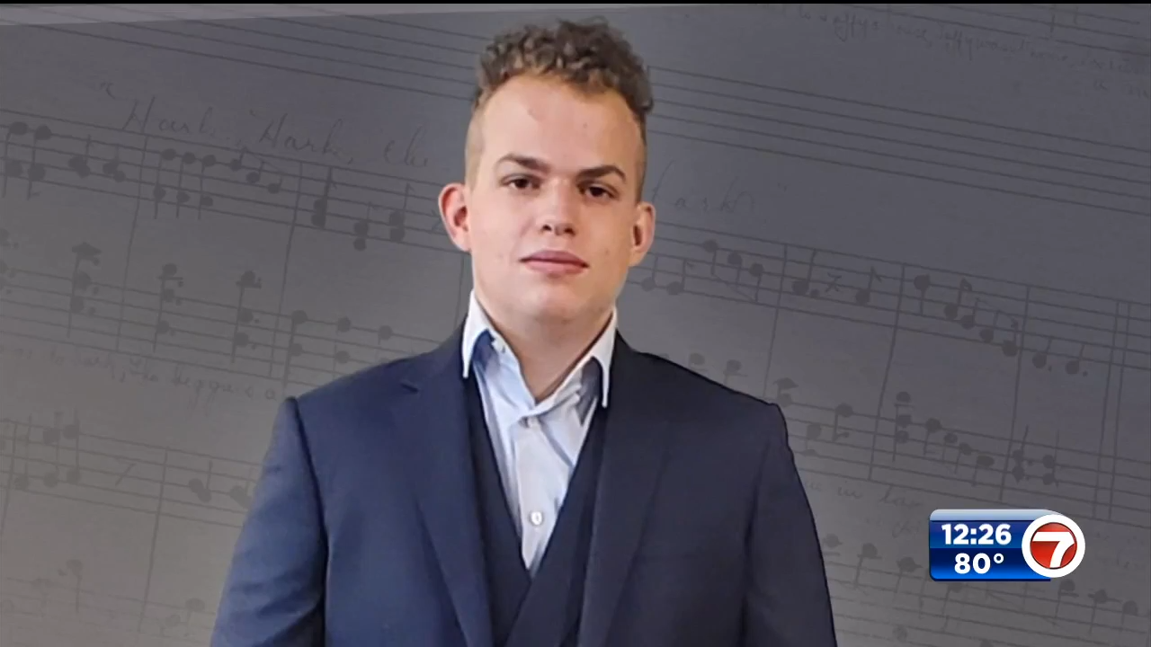 Special scholarship honors heroic high school student - WSVN 7News ...