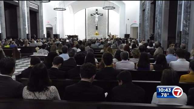 Belen Jesuit Prep School holds special Mass to dedicate new chapel ...