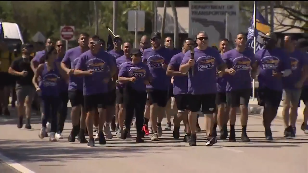 Officers throughout South Florida gather for Law Enforcement Torch Run ...