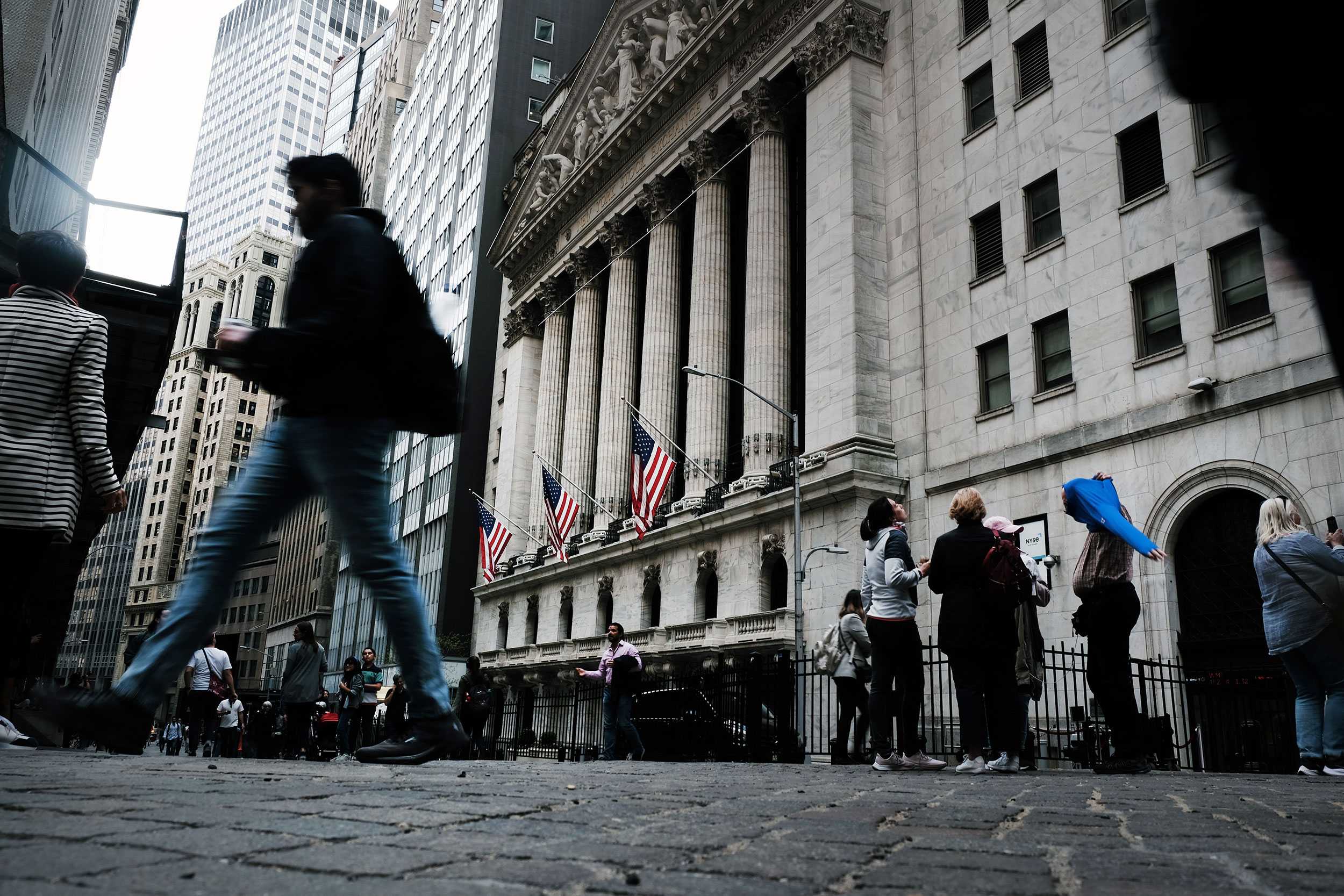 Dow falls again as Wall Street rout continues - WSVN 7News | Miami News ...