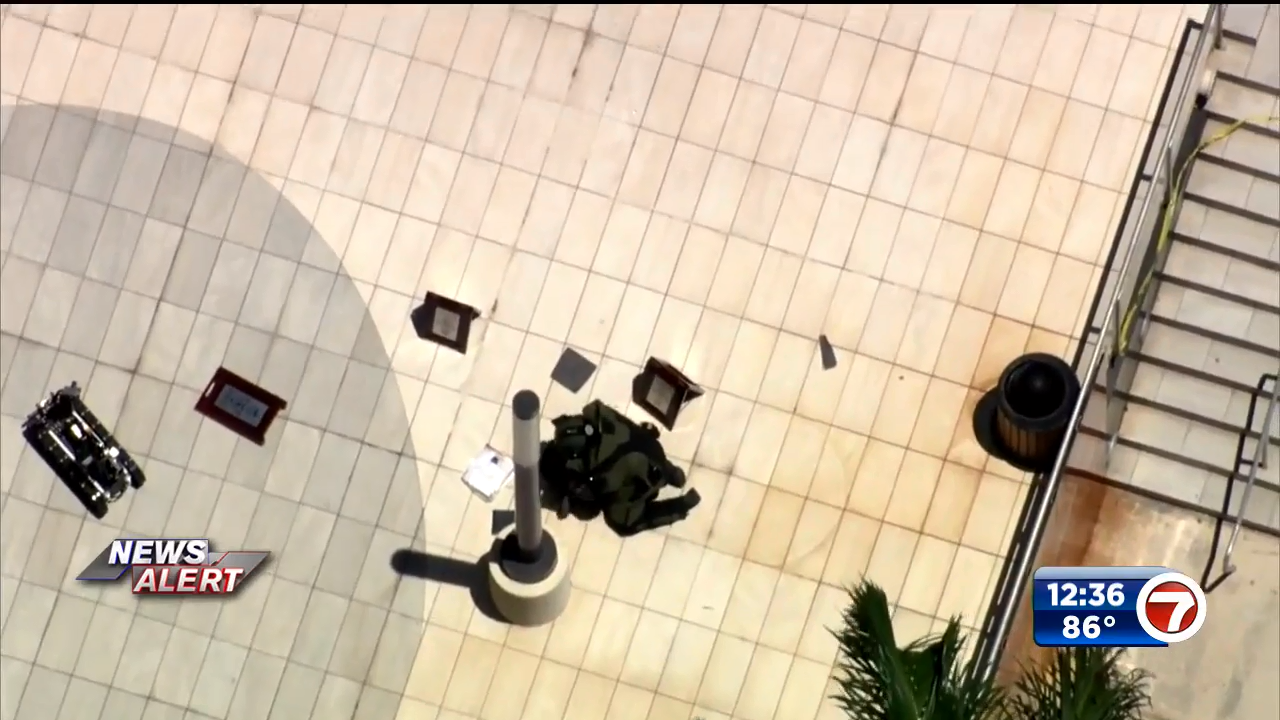 No threat after bomb squad investigates suspicious package in Miami ...