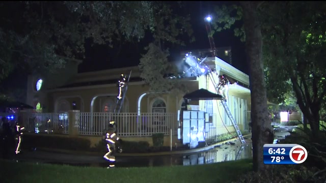 Fire sparks on roof of Pollo Tropical in Sunrise - WSVN 7News | Miami ...