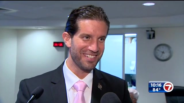 Surfside mayor says video of exchange between police and teen who ...