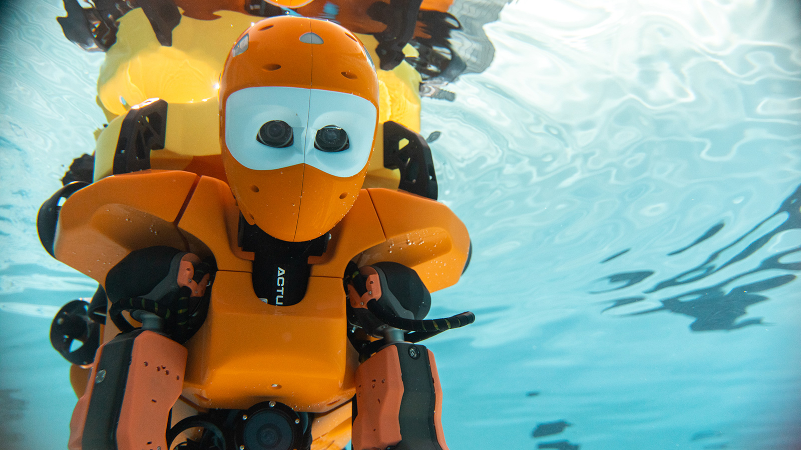 Humanoid diving robot explores shipwrecks on the bottom of the ocean ...
