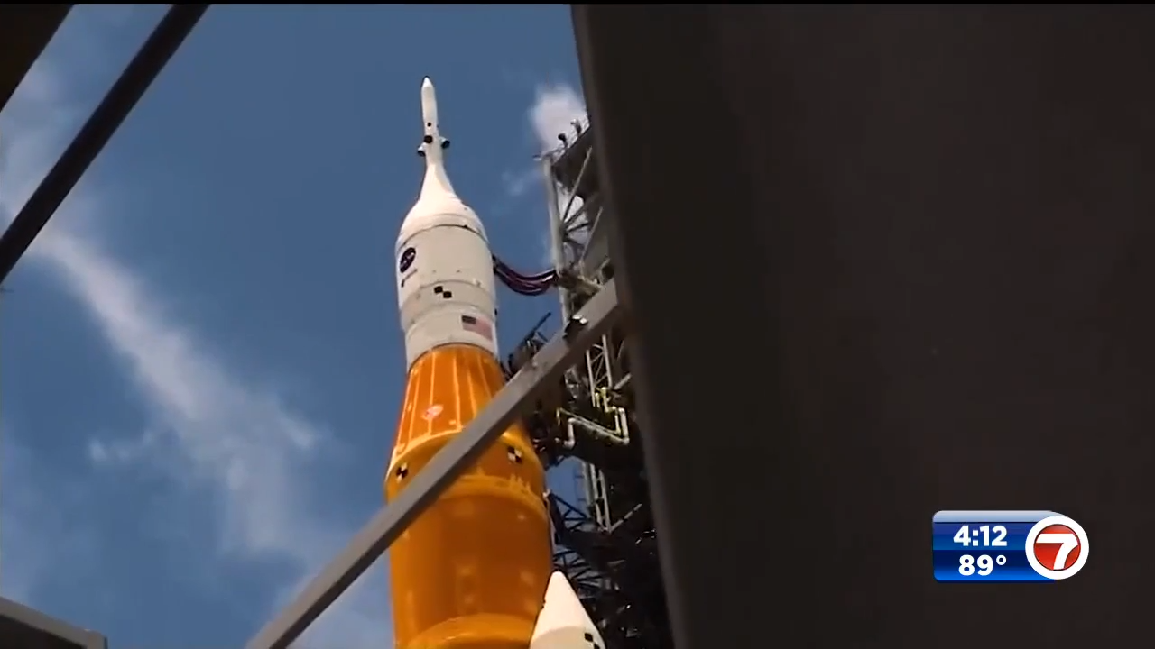 Engine problem leads NASA to scrub launch of new moon rocket - WSVN ...