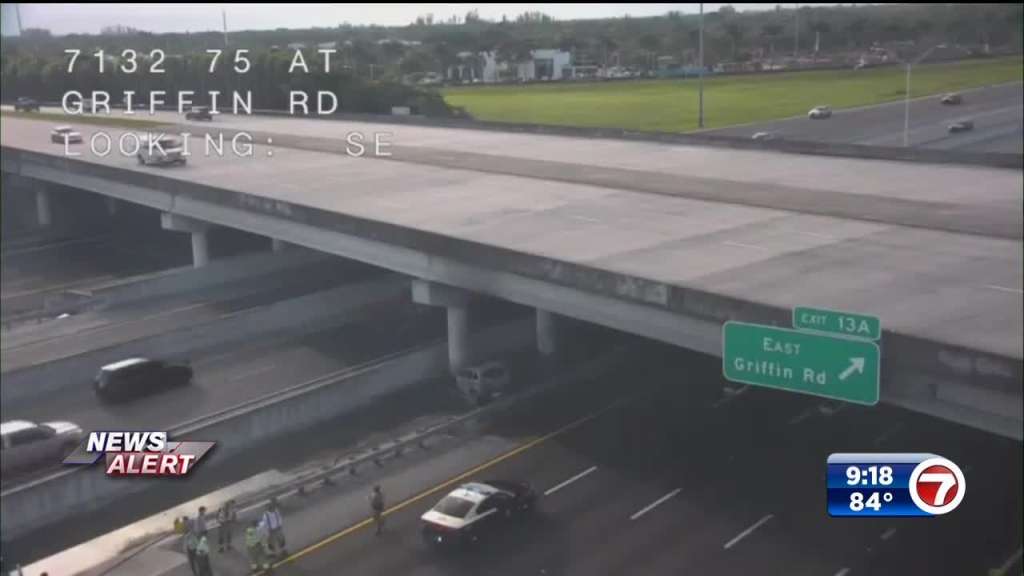 Fatal crash causes partial road closure on I-75 – WSVN 7News | Miami ...