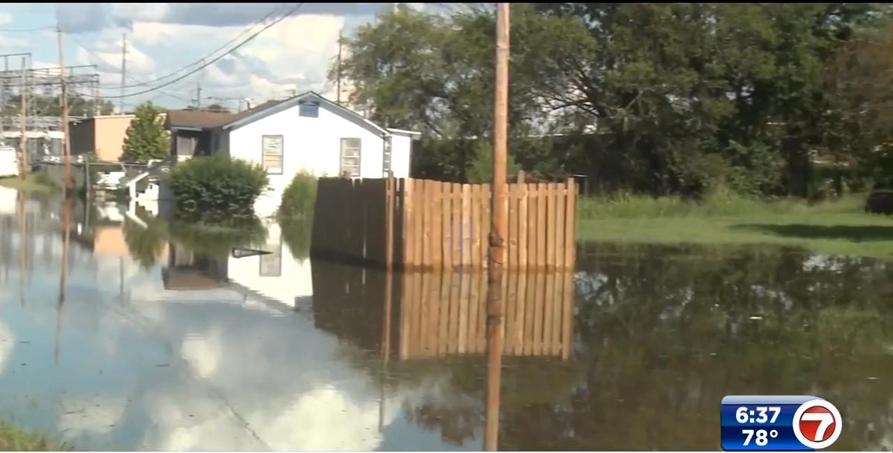 ‘Get out now’: Mayor urges residents to flee ahead of rising river ...