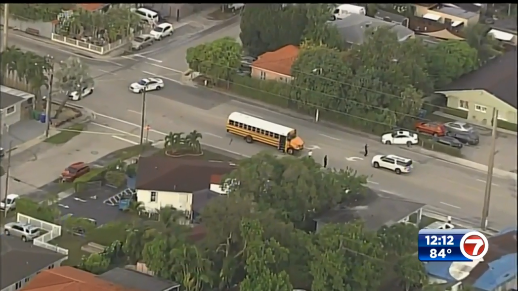 Bus collides with vehicle in Miami – WSVN 7News | Miami News, Weather ...