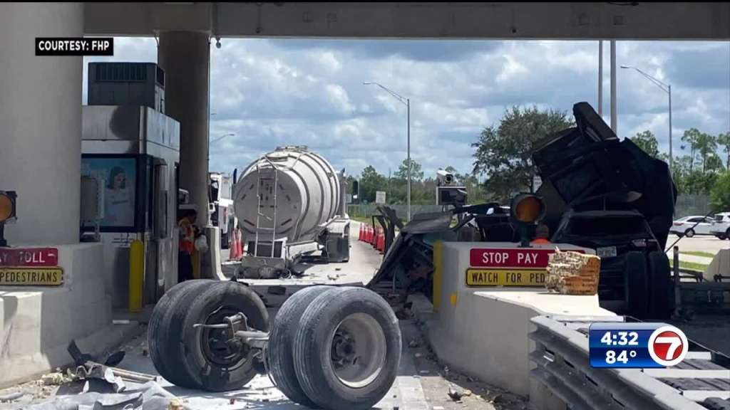 Semi Truck Crashes Into Toll Plaza On I 95 Several Lanes Closed Wsvn