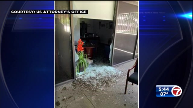 Federal agents release photos of courthouse vandalized by man on Labor ...