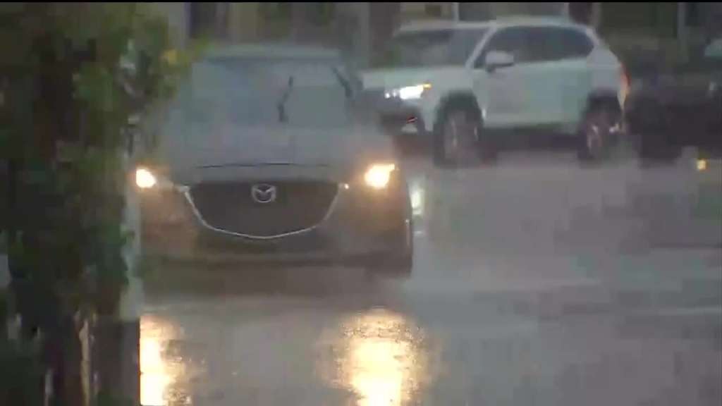 Miami preps roads for major flooding as Hurricane Ian approaches ...