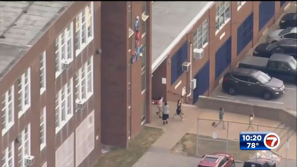 School gunman had AR-15-style weapon, 600 rounds of ammo – WSVN 7News ...