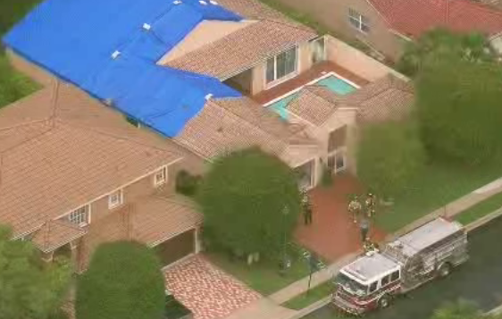 Crews work to put out house fire in Pembroke Pines - WSVN 7News | Miami ... Crews work to put out house fire in Pembroke Pines - WSVN 7News | Miami ...