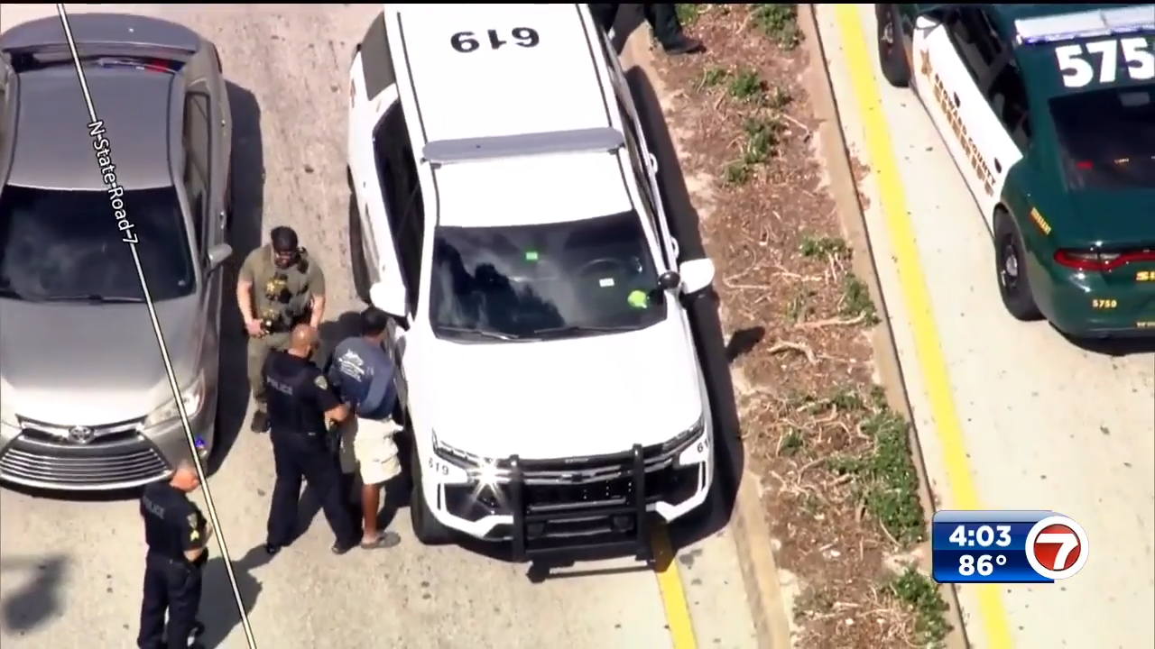 Police take suspected bank robber into custody in Margate - WSVN 7News ...