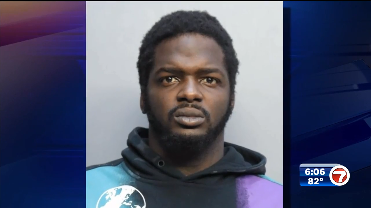 Staycation Goes Wrong When Burglar Invades Miami Beach Villa While Renters Inside Wsvn 7news
