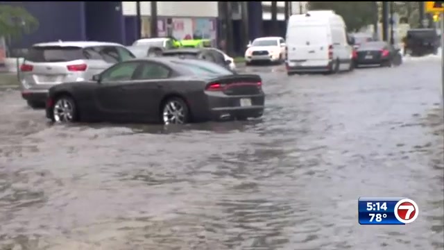 Heavy downpours cause flooding in parts of Miami-Dade, Broward - WSVN ...