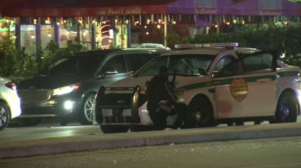 Police open fire during traffic stop in NW Miami-Dade amid pursuit of ...