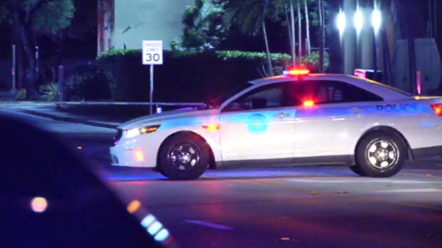 2 pedestrians hurt in Miami hit-and-run - WSVN 7News | Miami News ...