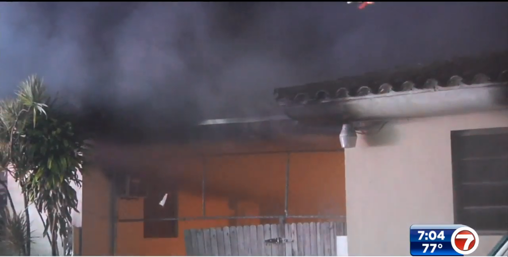 Firefighters Extinguish Quadruplex Fire In Northwest Miami Dade Wsvn