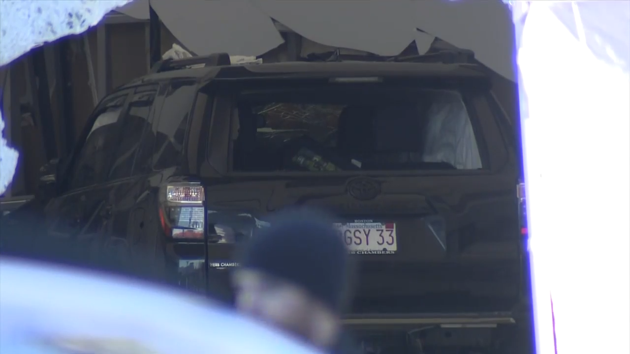 Driver faces charges in connection with Apple store crash - WSVN 7News ...