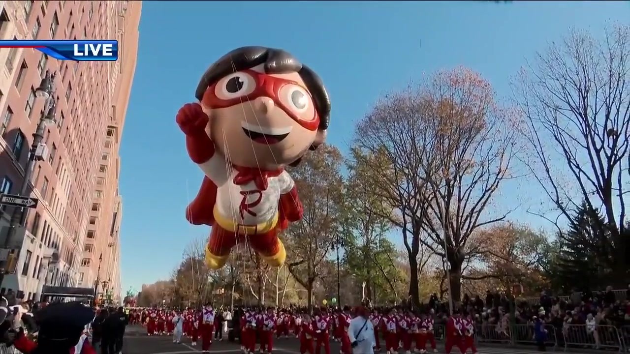 High-flying balloon characters star in Thanksgiving parade - WSVN 7News ...