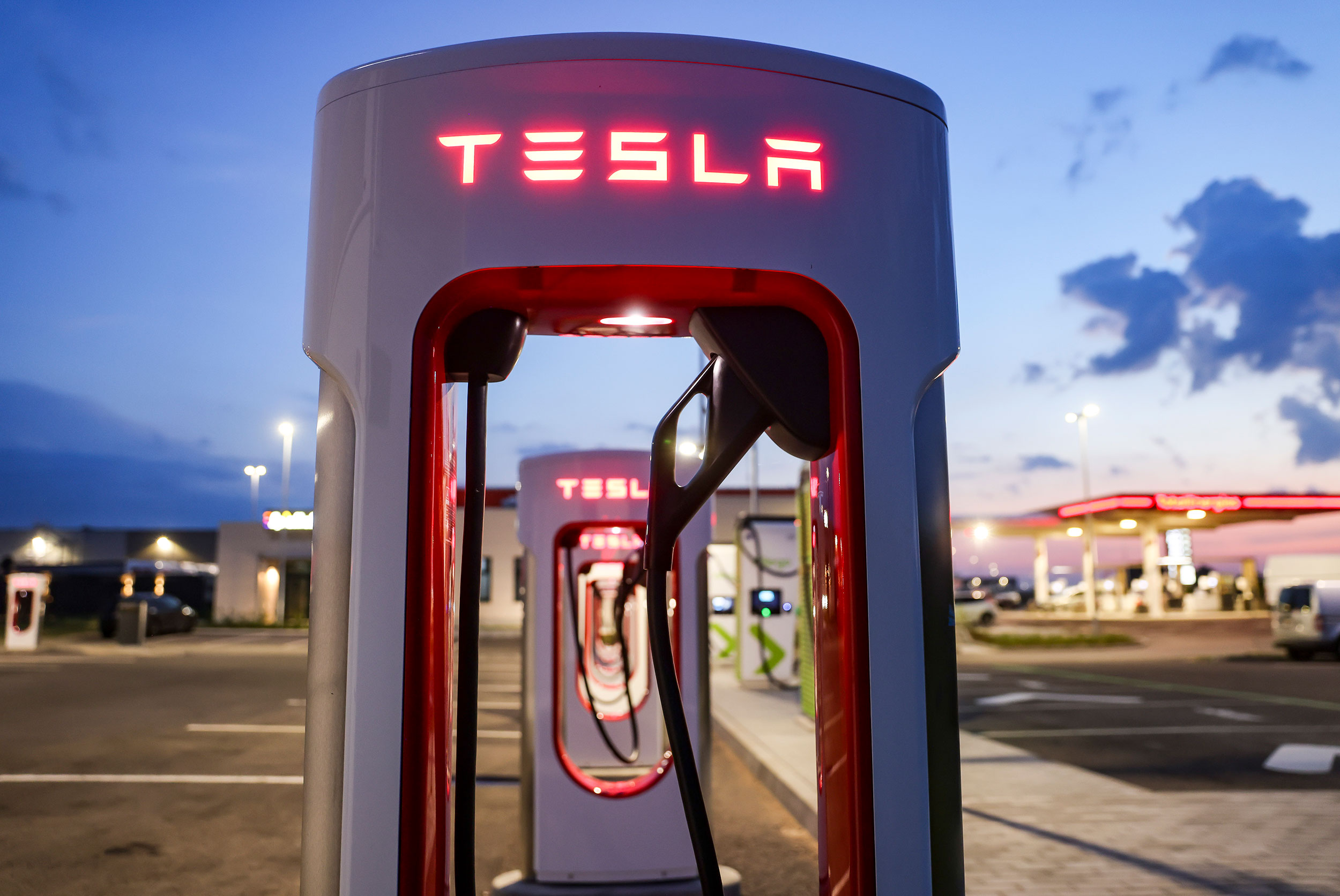 Tesla officially makes its charging standard available to other ...