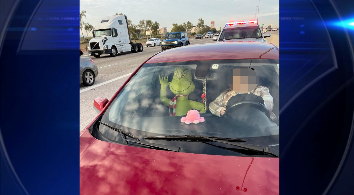 Arizona driver cited for carpooling with inflatable Grinch - WSVN 7News ...