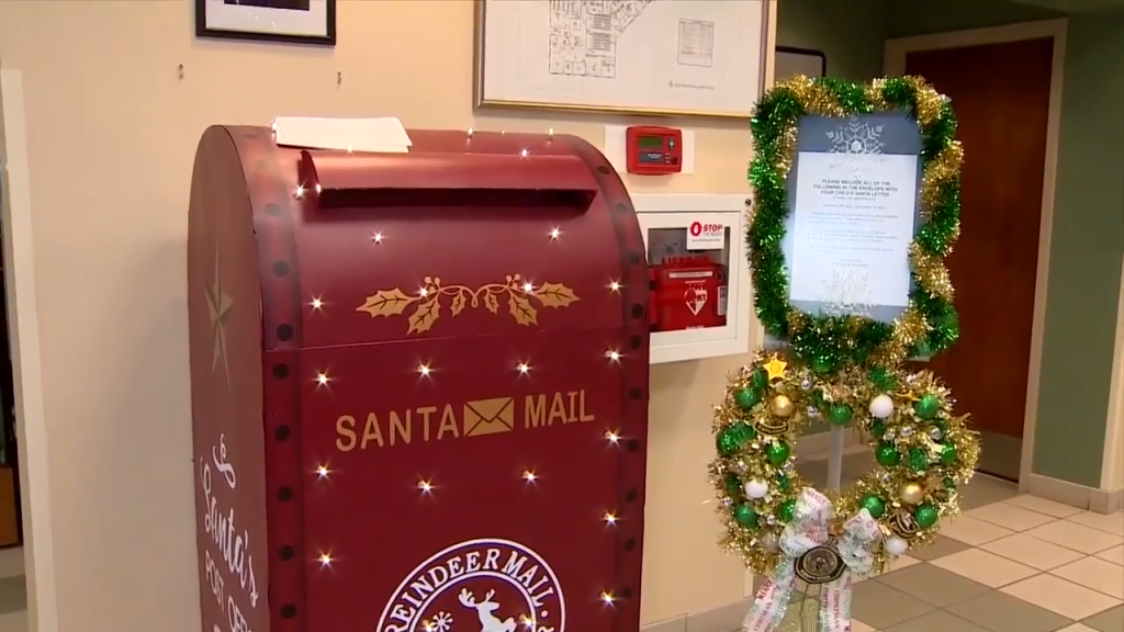 Children got special delivery from Santa in Cooper City – WSVN 7News ...