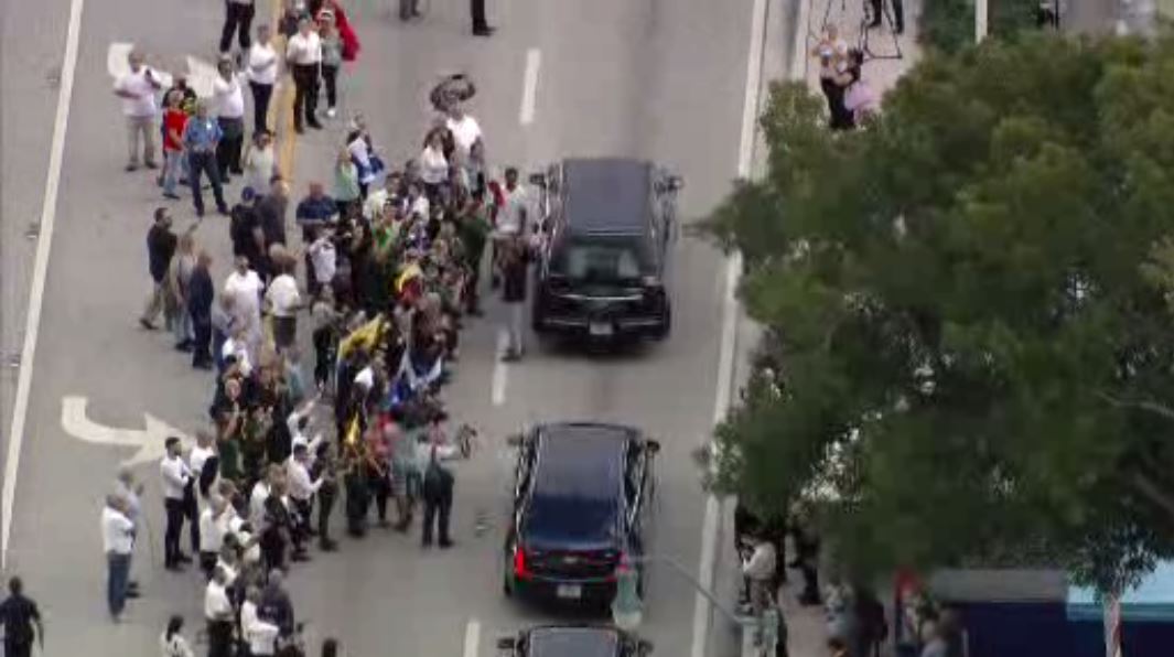 Versailles restaurant founder Felipe Valls Sr. laid to rest - WSVN ...