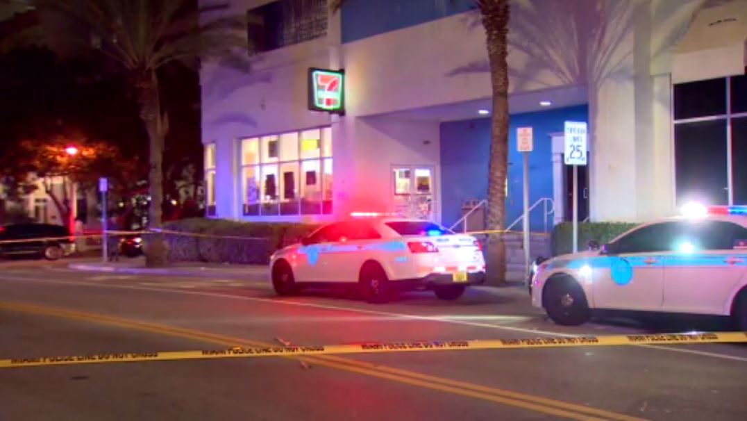 Man found shot in hand during robbery in Brickell taken to hospital ...