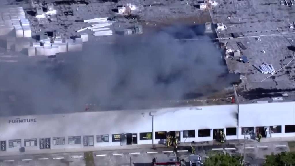 Firefighters respond to warehouse blaze in Lauderdale Lakes – WSVN ... Firefighters respond to warehouse blaze in Lauderdale Lakes – WSVN ...