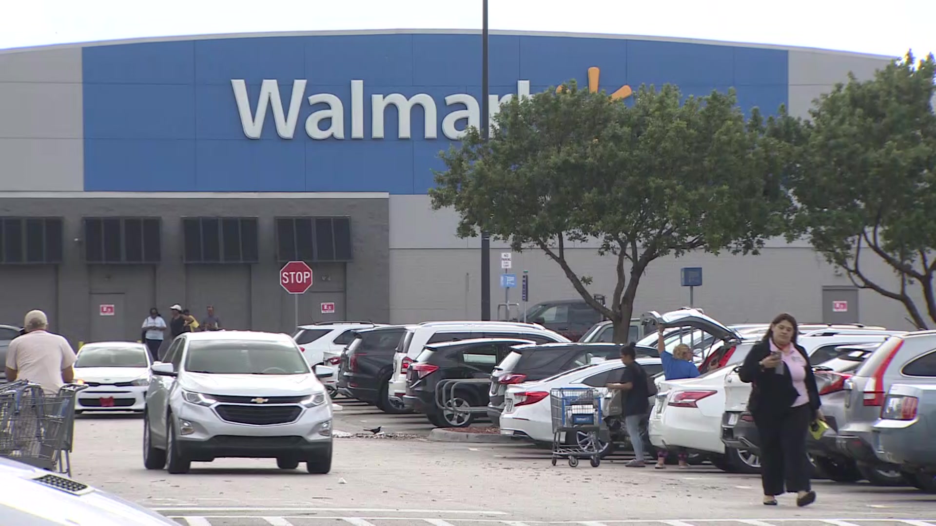 America’s largest private employer just hiked wages - WSVN 7News ...