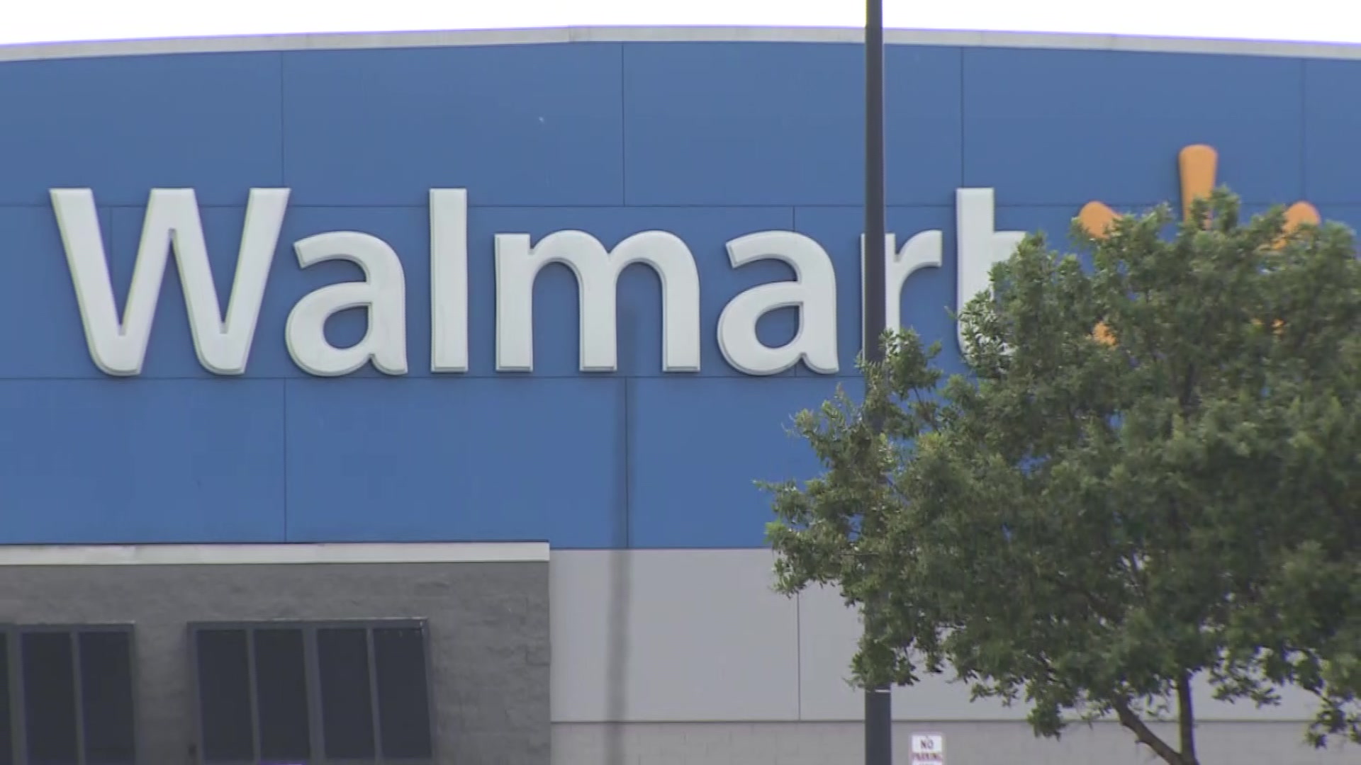 Walmart will pay more than $600,000 a year to some top managers - WSVN ...