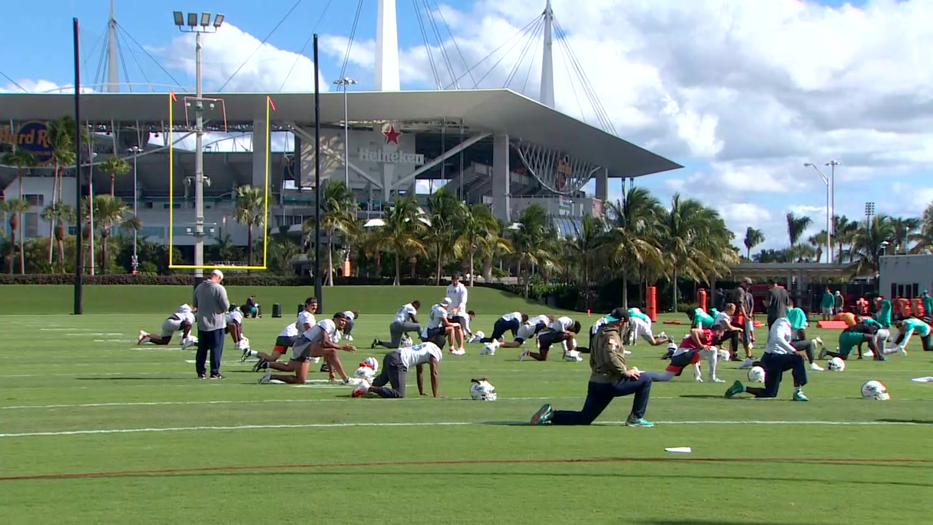 Miami signs Mike Glennon to practice squad amid QB injuries - WSVN ...