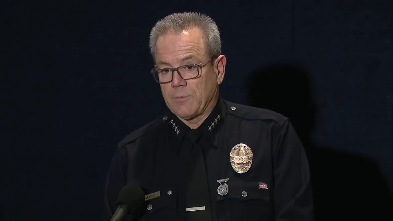 Los Angeles chief ‘deeply concerned’ by 2 police shootings - WSVN 7News ...