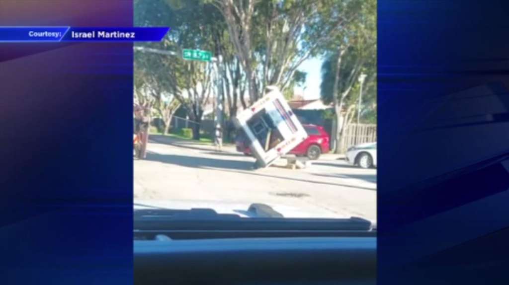 Usps Truck Overturns In Sw Miami Dade Neighborhood No Injuries Wsvn