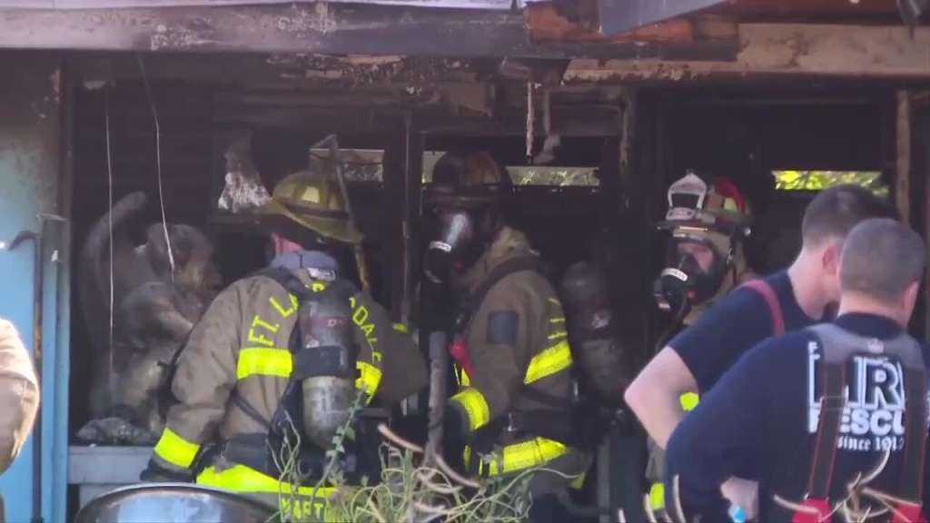 7 displaced, 3 dogs dead after house catches fire in Fort Lauderdale ...